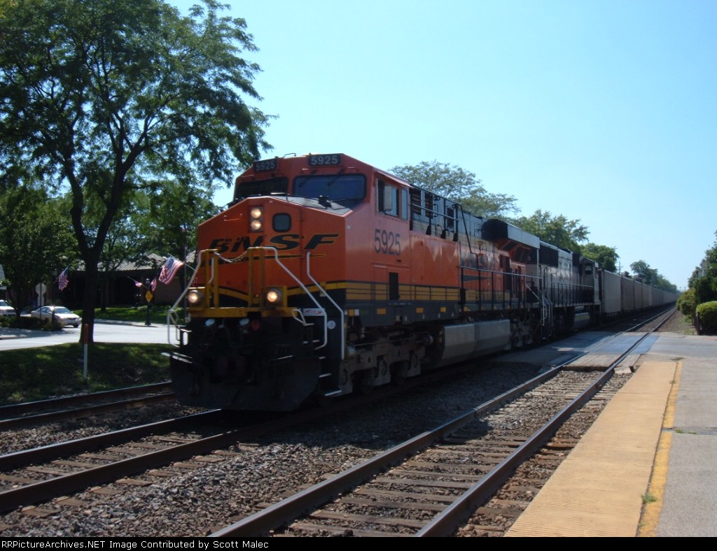 BNSF 5925 & 9693
